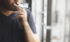 How Does Smoking Affect Bodybuilding & Muscles [8 Effects]